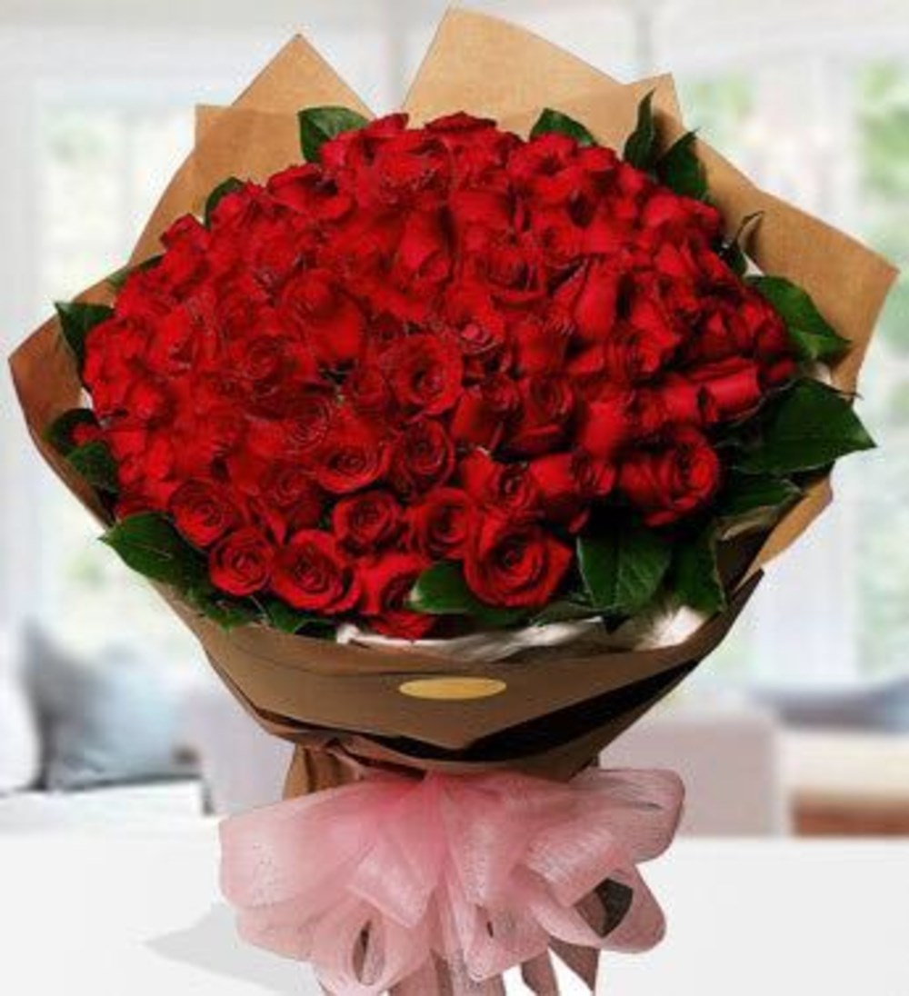 100 Red Roses With Thin Cloth - Best Flower Shop in Qatar